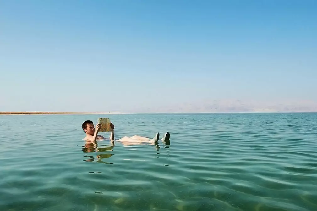 Laut sing mati minangka salah sawijining pusat utama kanggo narik turis ing wilayah kasebut