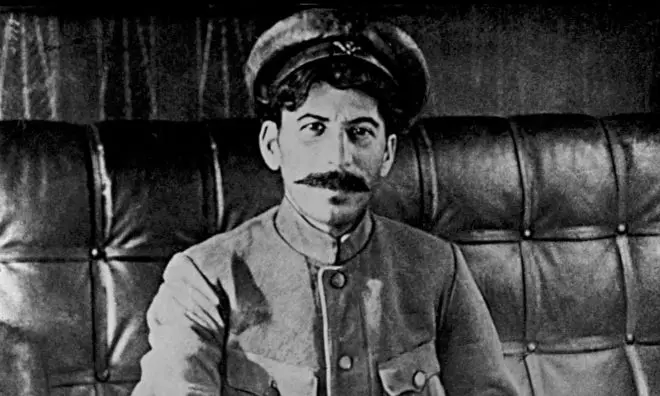 Joseph jugashvili: naha anjeunna mimiti nyauran dirina ka stalin