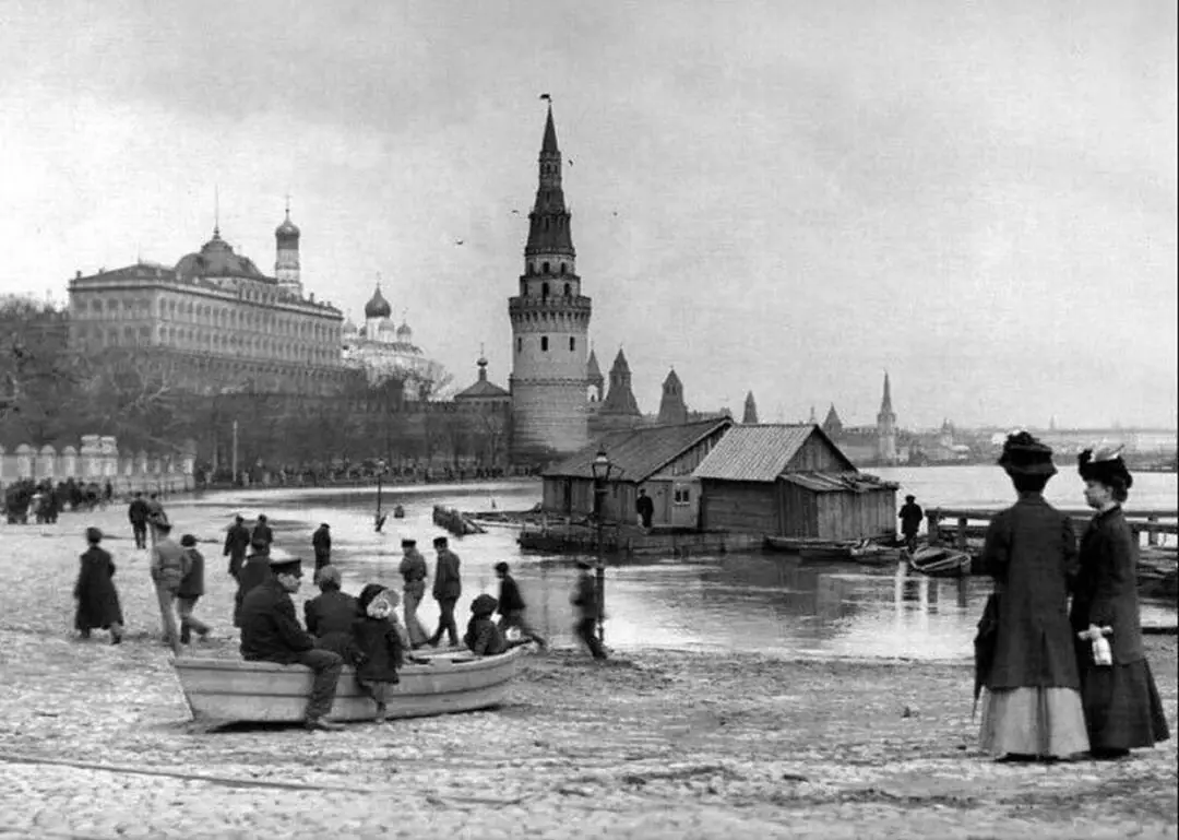 22 frames from the history of Russia XX century 4661_4