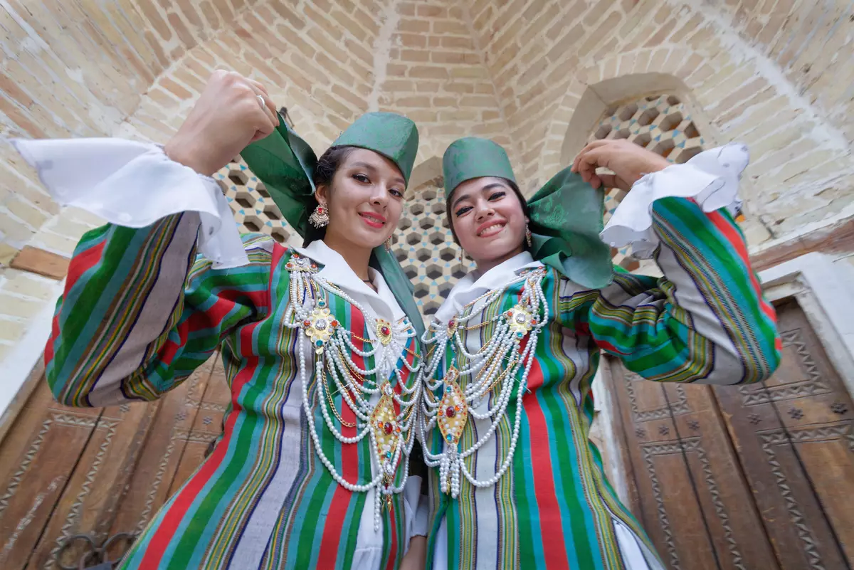 Чанти с пари и вкус на изток: как съвременните Узбекистан живота 5006_3