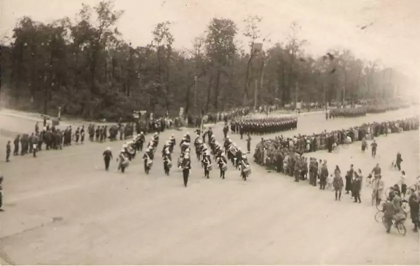 12 снимки на парад на победата в Берлин през 1945 година 5206_9