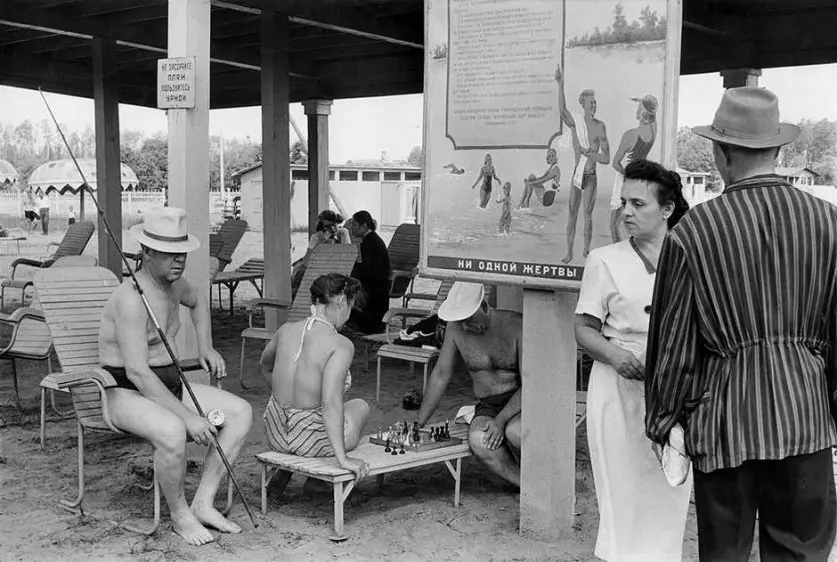 சோவியத் யூனியன்-1954 ஒரு பிரெஞ்சு புகைப்படக்காரரின் கண்களால் 7350_19