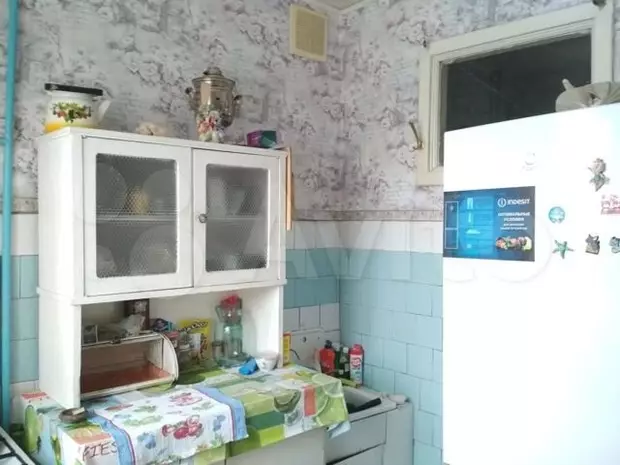 सोव्हिएत अपार्टमेंटमध्ये बाथरूममधून स्वयंपाकघरमध्ये खिडकी बनली 8090_3