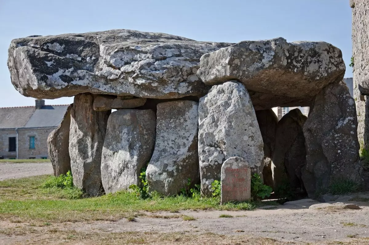 Such megalite structures are found worldwide and could be used as a cemetery for leader and warriors