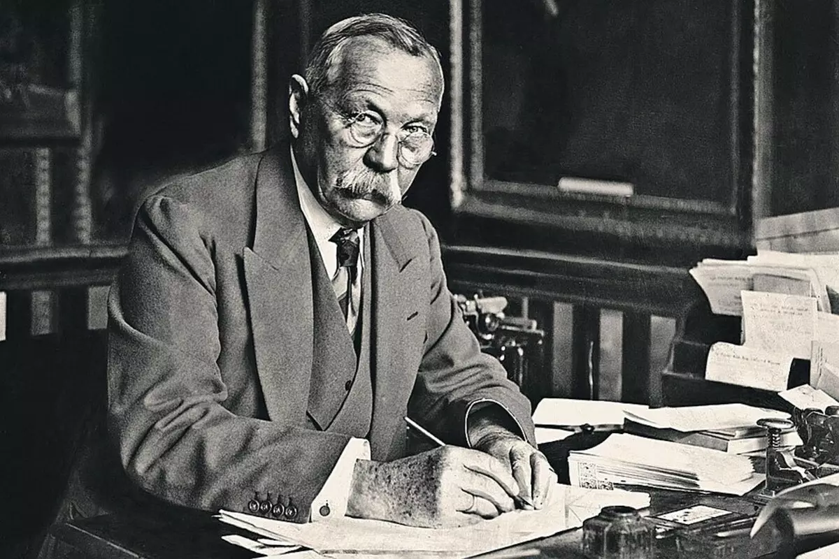 23 Genius detektibe Arthur Conan Doyle detektibe