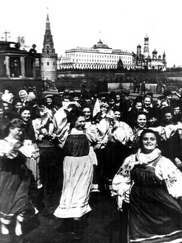 17 Světlé fotky sovětské éry 8660_13