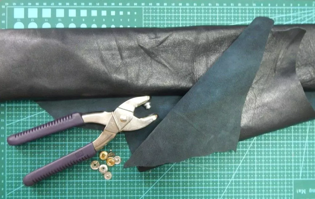 Come cucire guanti in pelle corta 1035_9