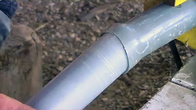 Wéi Dir PVC Pipes konnektéieren ouni Connector 1185_7