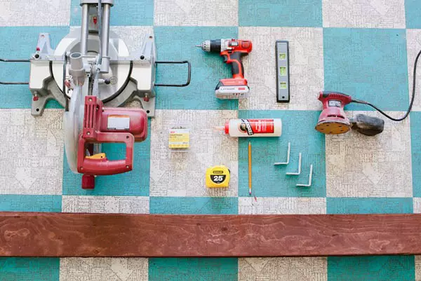 Original wooden shelf with their own hands