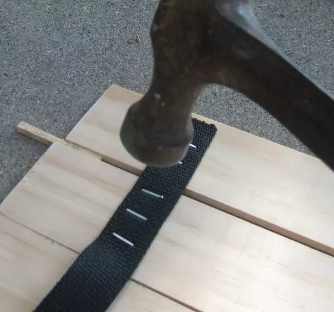 Kako napraviti jednostavan sklopivi stol vlastitim rukama 1474_10