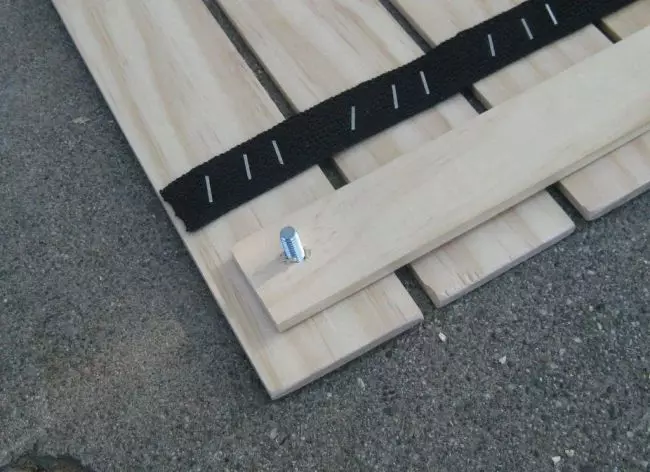 Kako napraviti jednostavan sklopivi stol vlastitim rukama 1474_17