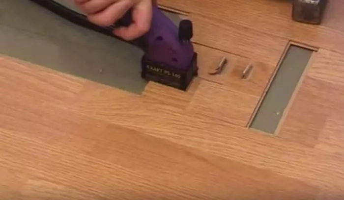 How to change the damaged boards of laminate with your own hands 1595_5