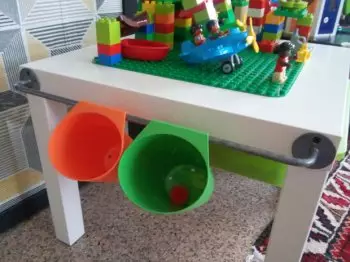 Kinders se tafel vir LEGO doen dit self 2558_9