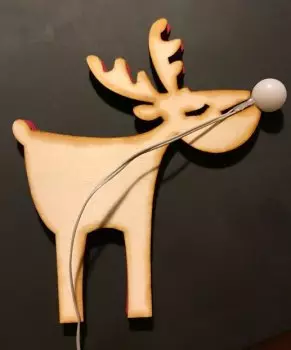 နှစ်သစ်ကူး၏ Figurine Deer သည်သူ၏ကိုယ်ပိုင်လက်များဖြင့် Backlit နှင့်အတူ 2658_6