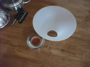 Sådan laver du en bordlampe lavet af metal damper 2933_5