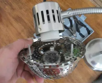 Hoe maak je een tafellamp gemaakt van metalen stoomboot 2933_7