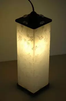Hausgemaachte Lampe mat dekorativen Design 3531_2