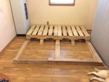 Facer unha cama grande de palés de madeira 3692_5