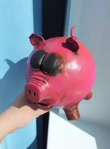 Making a piggy bank from Papier-Masha 378_13