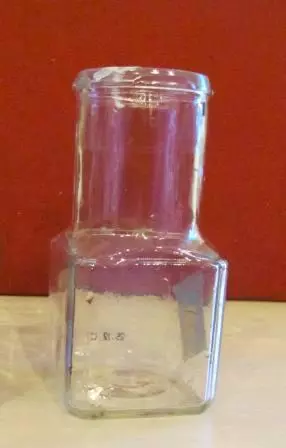 Уобичајено стаклене теглу претворимо у вазу 