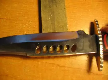 Lucruri utile mici în viața de zi cu zi: cum să obțineți un cuțit 5604_3