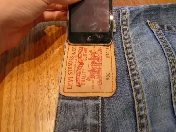 Caja flotante para teléfonos inteligentes de jeans antiguos. 569_2