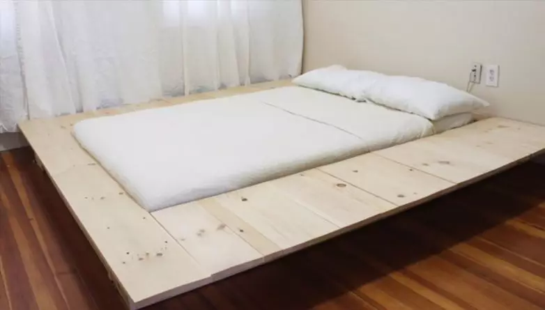 Plošina elegantního postele s vlastními rukama 5746_1