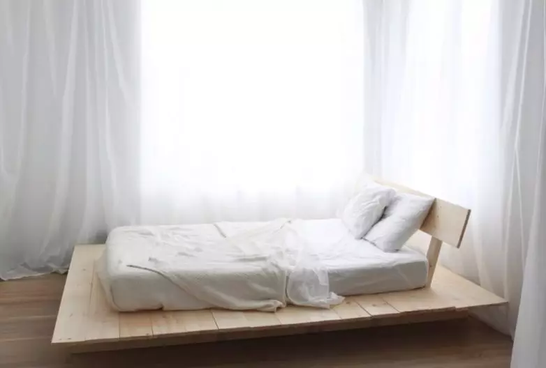 Plošina elegantního postele s vlastními rukama 5746_7