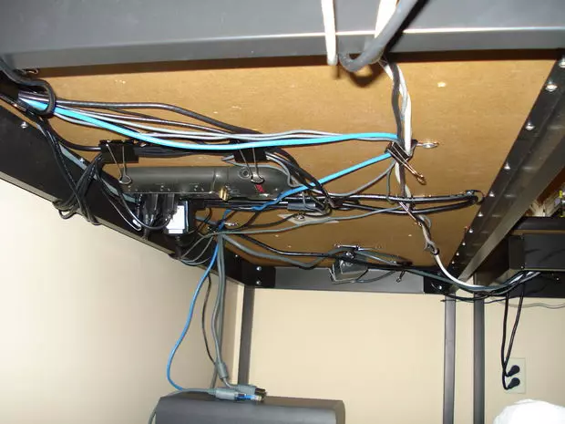 Wires di bin maseya komputerê de veşêrin 5942_8