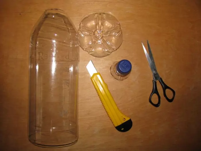 Bagaimana untuk membuat lampu lampu botol plastik 5958_3