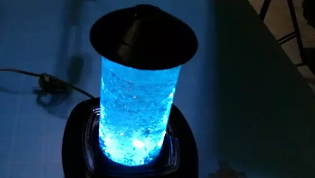 Oriģinālais lampa ar plastmasas pudeļu burbuļiem 5976_1