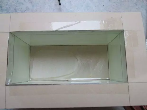 Nous faisons une boîte avec des murs de colle époxy transparent 5991_11