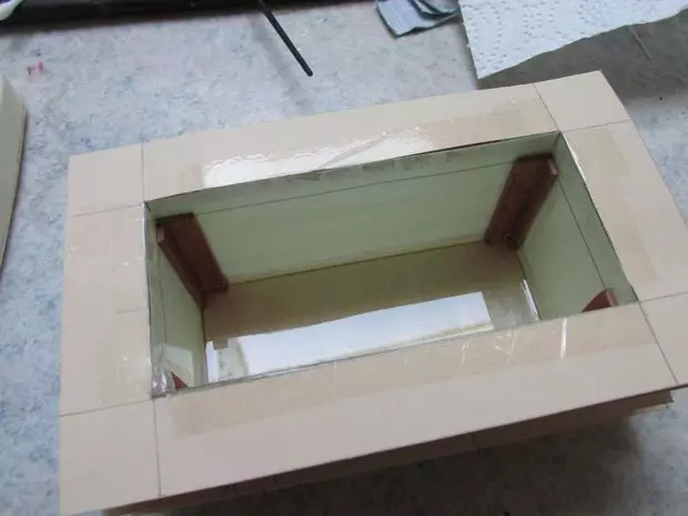 Nous faisons une boîte avec des murs de colle époxy transparent 5991_12