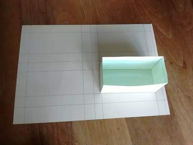 Nous faisons une boîte avec des murs de colle époxy transparent 5991_5