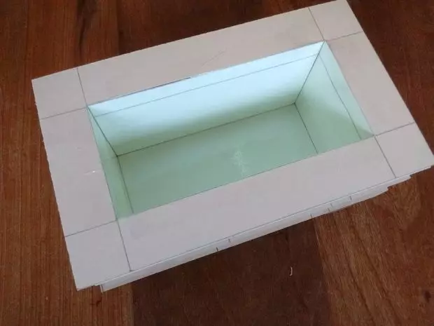 Nous faisons une boîte avec des murs de colle époxy transparent 5991_6