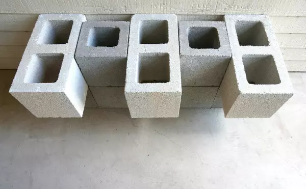 Vertical Garden of Concrete Blocks. 6005_5
