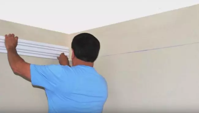Hoe de LED-backlight op elk plafond te installeren 6032_7