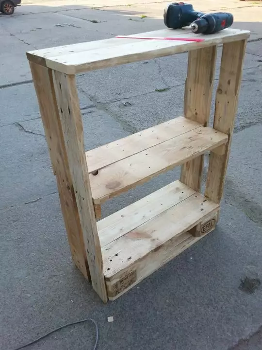 ما یک قفسه پالت چوبی را ساختیم 6035_10