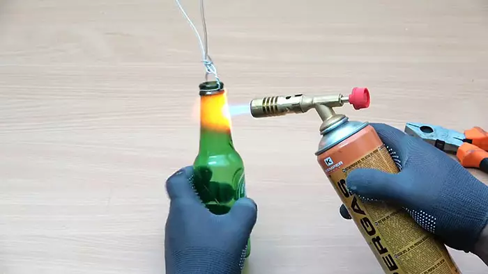 Как да огъваме стъклена бутилка за огърлица 6084_8