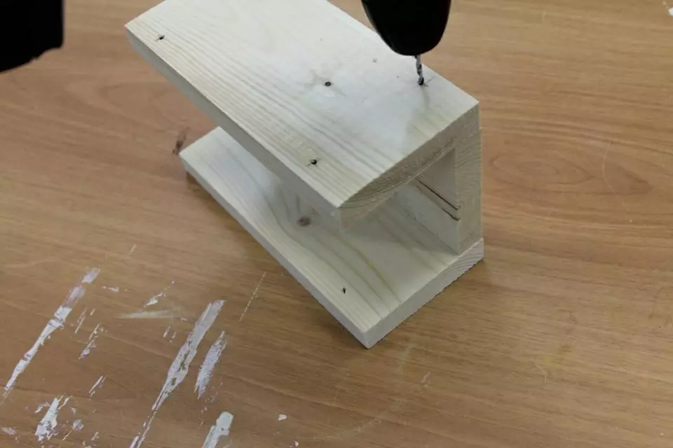 Master τάξη για την κατασκευή ενός birdhouse 6113_13