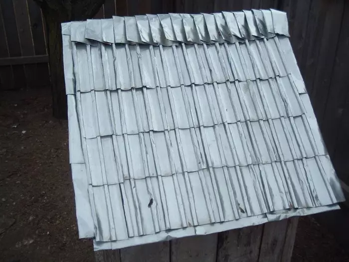 Dak dakke van aluminium blikkies