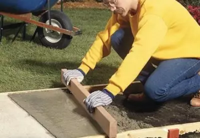 How to make a concrete garden path with your own hands 6228_4