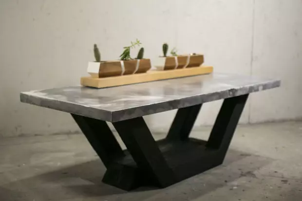 Робимо «мармуровий» столик з бетону з основою з обгорілого дерева 6243_2