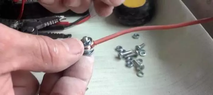 Како да се поврзете алуминиум и бакарна жица без електричар 6262_6