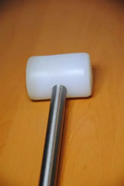 Cómo hacer un martillo de goma 6400_1