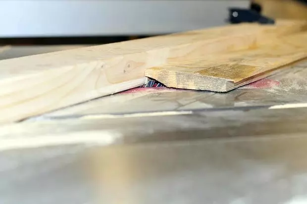 איך לעשות פשוט שולחן ארון עץ עבור swaren 6457_19