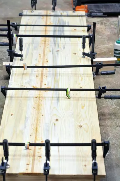 Hur man gör ett enkelt träskåp bord för swaren 6457_5