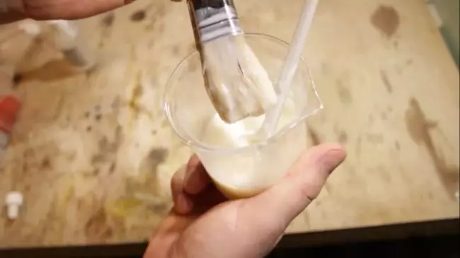 Toepassingen van melk met hun eigen handen 6484_15