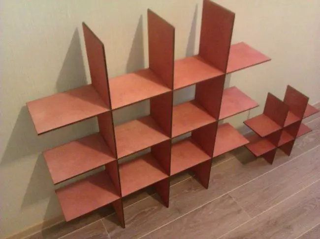Hindi pangkaraniwang shelves ng plywood. 6588_8