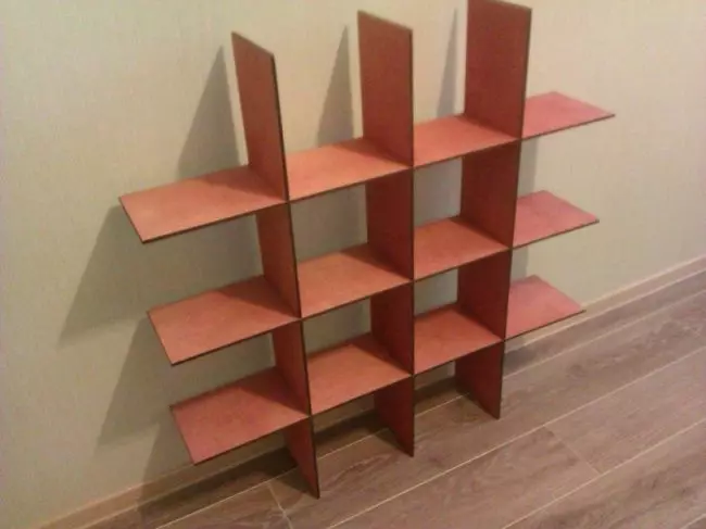 Hindi pangkaraniwang shelves ng plywood. 6588_9